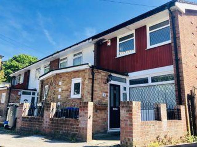2 Bedrooms Semi detached house for rent in Lawdons Gardens, Croydon CR0