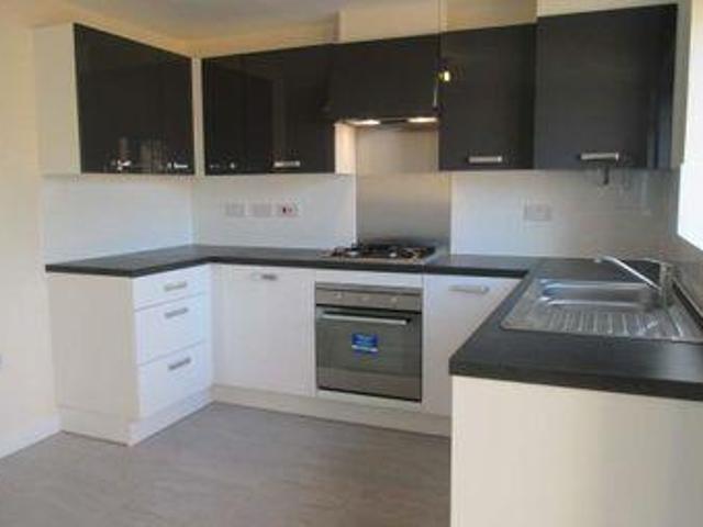 2 Bedrooms Semi detached house for rent in Lawnswood Road, Manchester M12