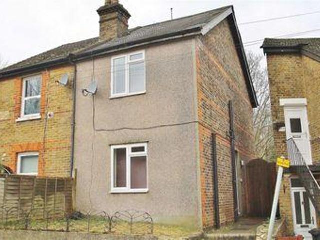 2 Bedrooms Semi detached house for rent in Little Roke Road, Kenley CR8