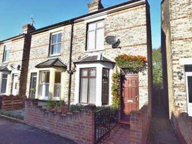 2 Bedrooms Semi detached house for rent in Morant Road, Colchester, Essex CO1