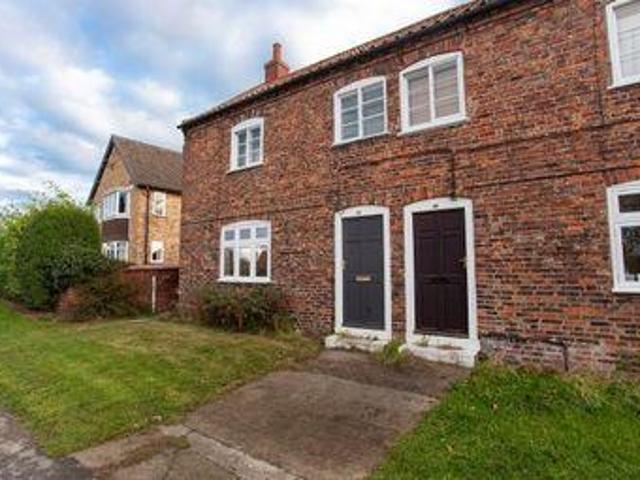 2 Bedrooms Semi detached house for rent in Main Street, York YO19