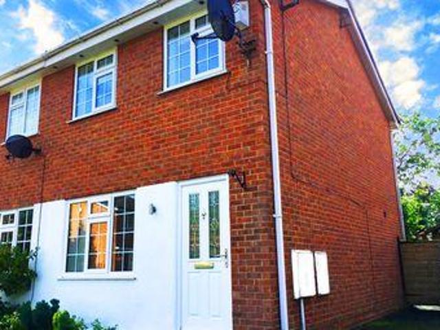 2 Bedrooms Semi detached house for rent in Muirfield Close, Wilmslow SK9
