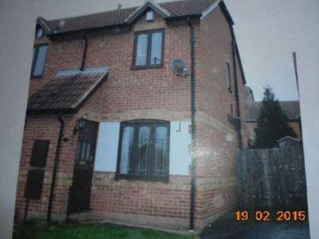 2 Bedrooms Semi detached house for rent in North End Drive, Harlington, Doncaster DN5