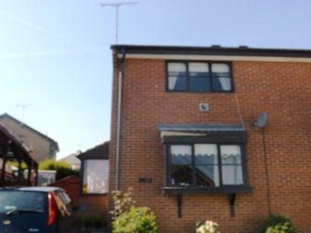 2 Bedrooms Semi detached house for rent in Nether Ley Croft, Sheffield S35