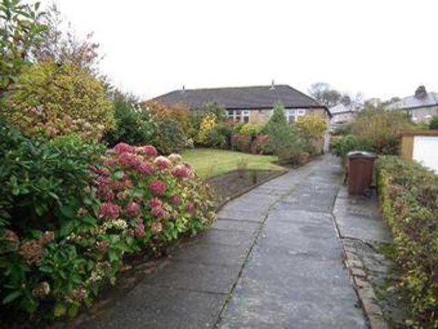2 Bedrooms Semi detached house for rent in Santa Monica Road, Bradford BD10