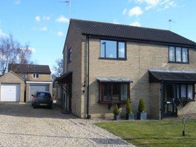 2 Bedrooms Semi detached house for rent in Sturgate Close, Lincoln LN6