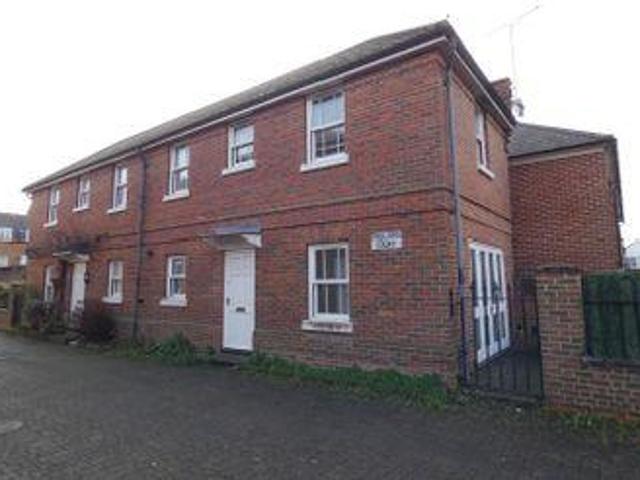 2 Bedrooms Semi detached house for rent in Peelers Court, Kirbys Lane, Canterbury CT2