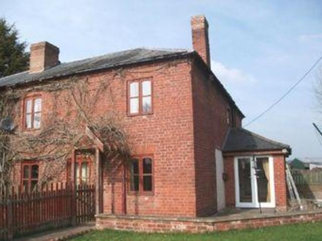 2 Bedrooms Semi detached house for rent in Preston Wynne, Hereford HR1
