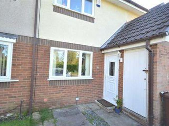2 Bedrooms Semi detached house for rent in River View Close, Prestwich Manchester M25