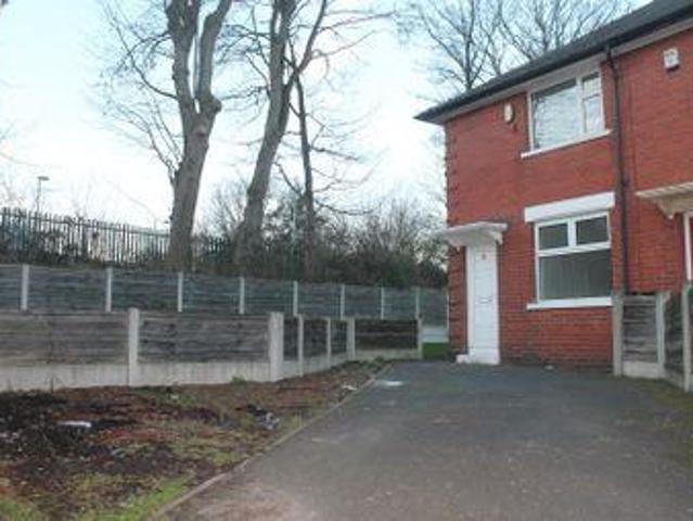 2 Bedrooms Semi detached house for rent in Rydal Grove, Whitefield, Manchester M45