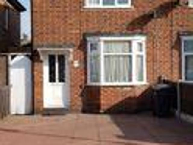 2 Bedrooms Semi detached house for rent in Woodbridge Road, Leicester LE4
