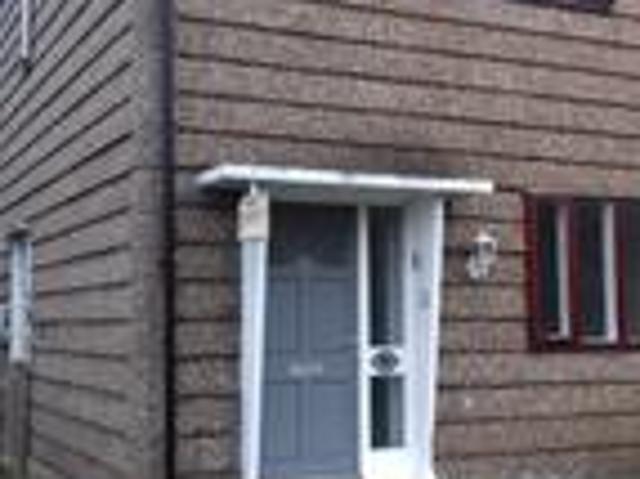 2 Bedrooms Semi detached house for rent in Wordsworth Drive, Leeds LS26