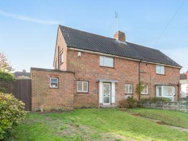 2 Bedrooms Semi detached house for rent in Waldron Avenue, Brighton BN1