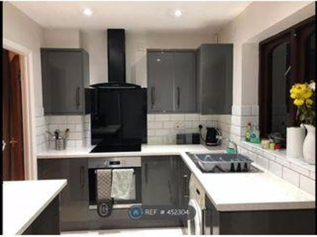 2 Bedrooms Semi detached house for rent in Warren Avenue, Leicester LE4