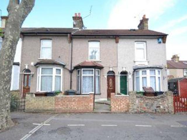 2 Bedrooms Semi detached house for rent in Wedderburn Road, Barking IG11