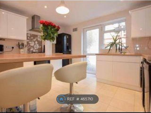 2 Bedrooms Semi detached house for rent in Wentworth Way, St. Leonards On Sea TN38