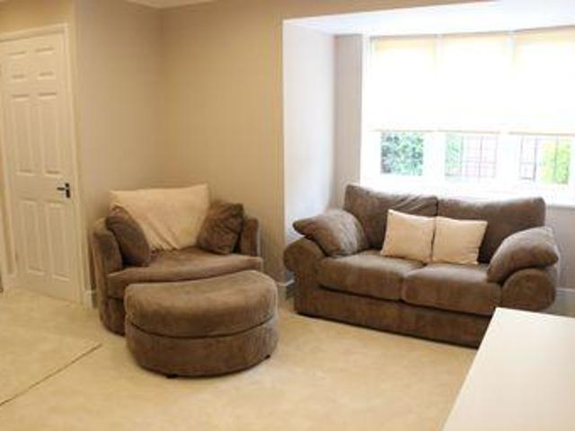 2 Bedrooms Semi detached house for rent in Wryneck Close, Colchester CO4