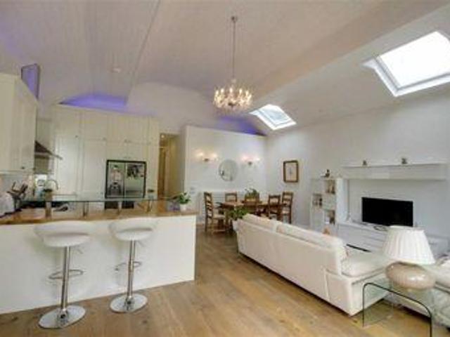 2 Bedrooms Semi detached house for rent in Totteridge Green, Totteridge, London N20