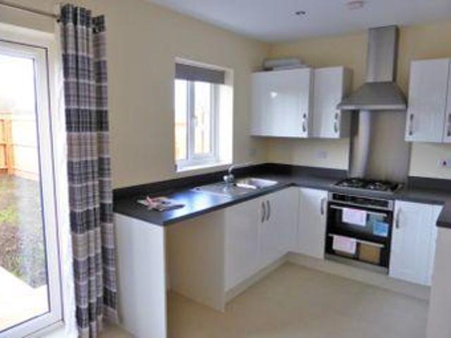 2 Bedrooms Semi detached house for rent in Tom Price Way, Bishop Sutton BS39