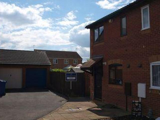 2 Bedrooms Semi detached house for rent in Torrance Close, Branston, Burton On Trent, Staffordshire DE14