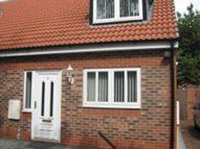 2 Bedrooms Semi detached house for rent in Trent Close, Culcheth, Warrington WA3