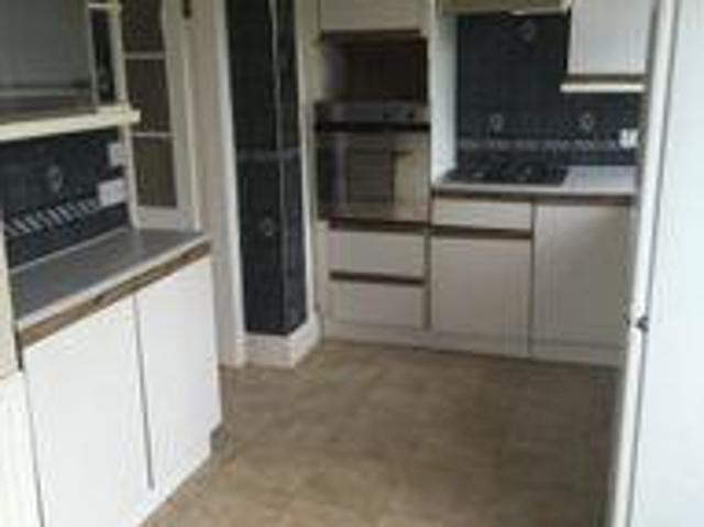 2 Bedrooms Semi detached house for rent in Youlgreave Drive, Sheffield S12