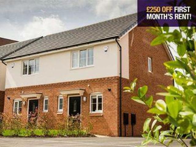 2 Bedrooms Semi detached house for rent in Yarnside Close, Atherton, Greater Manchester M46