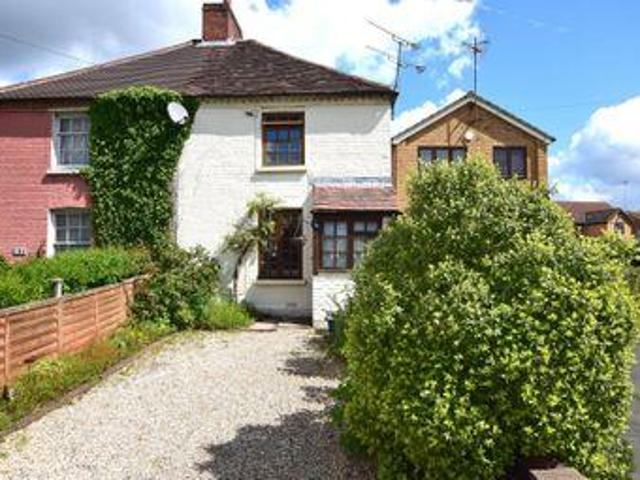 2 Bedrooms Semi detached house for sale in Cove Road, Farnborough GU14
