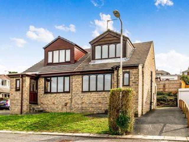 2 Bedrooms Semi detached house for sale in Coppice Grange, Yeadon, Leeds LS19