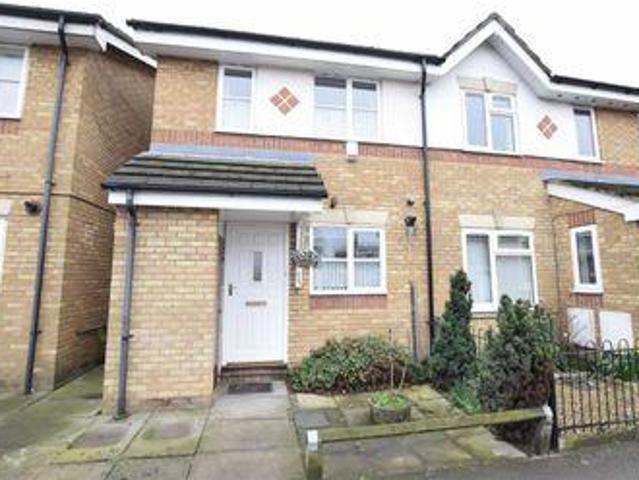 2 Bedrooms Semi detached house for sale in Corringham Road, Stanford Le Hope, Essex SS17