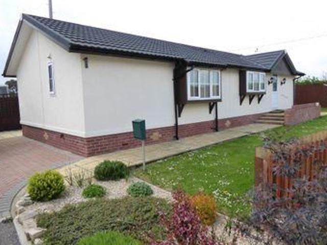 2 Bedrooms Semi detached house for sale in Castleton Road, Barry CF62