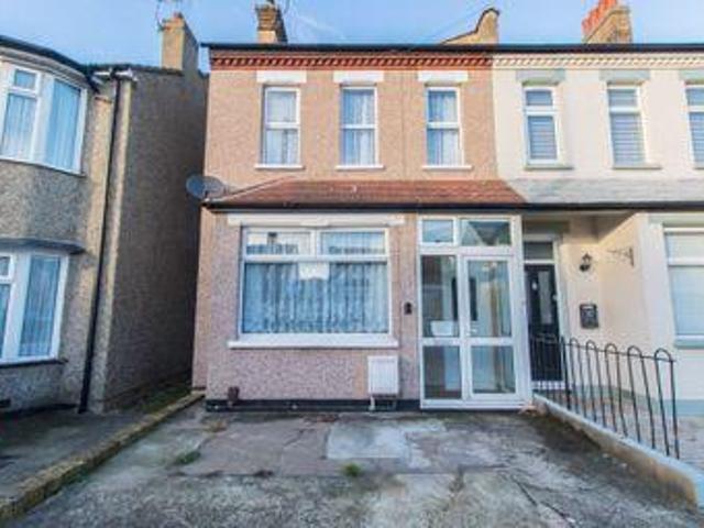 2 Bedrooms Semi detached house for sale in Central Avenue, Southend On Sea SS2