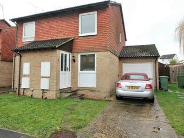 2 Bedrooms Semi detached house for sale in Charlville Drive, Calcot, Reading, Berkshire RG31