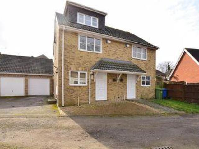 2 Bedrooms Semi detached house for sale in Chatsworth Drive, Sittingbourne, Kent ME10