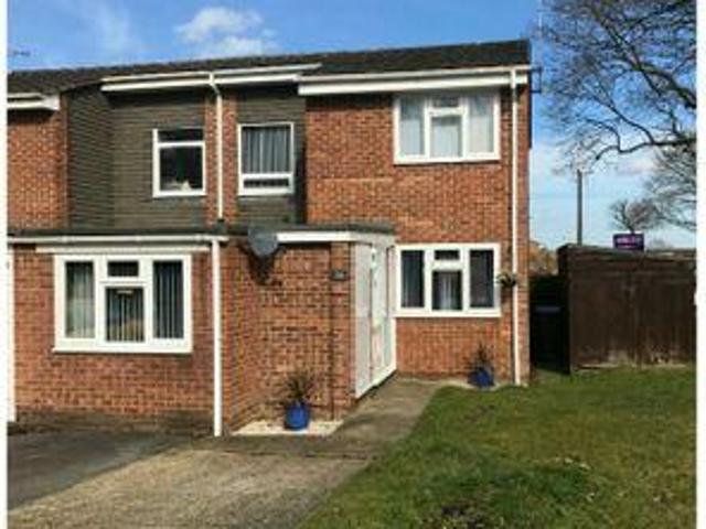 2 Bedrooms Semi detached house for sale in Clavell Close, Gillingham ME8