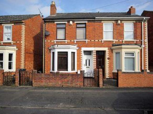 2 Bedrooms Semi detached house for sale in Clegram Road, Linden, Gloucester GL1