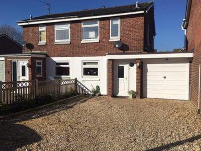 2 Bedrooms Semi detached house for sale in Crestwood Drive, Stone ST15