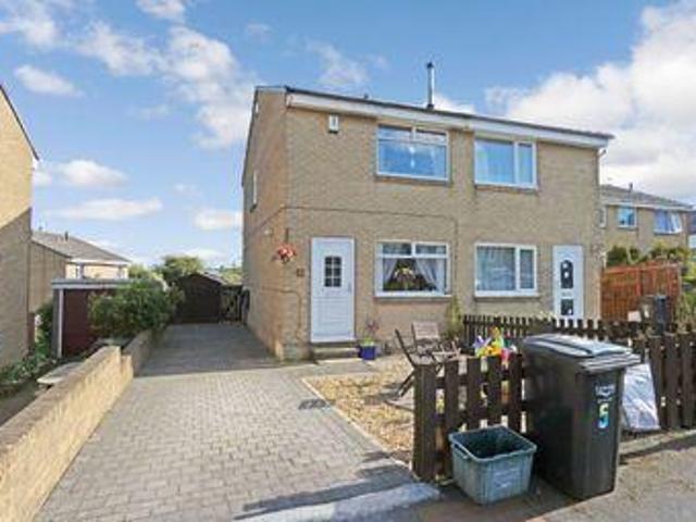2 Bedrooms Semi detached house for sale in Cromwell Close, Southowram, Halifax HX3