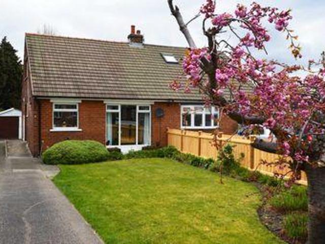 2 Bedrooms Semi detached house for sale in Cross Green Drive, Waterloo, Huddersfield HD5