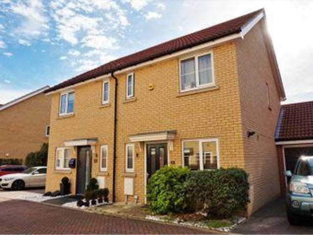 2 Bedrooms Semi detached house for sale in Abrahams Close, Basildon SS14