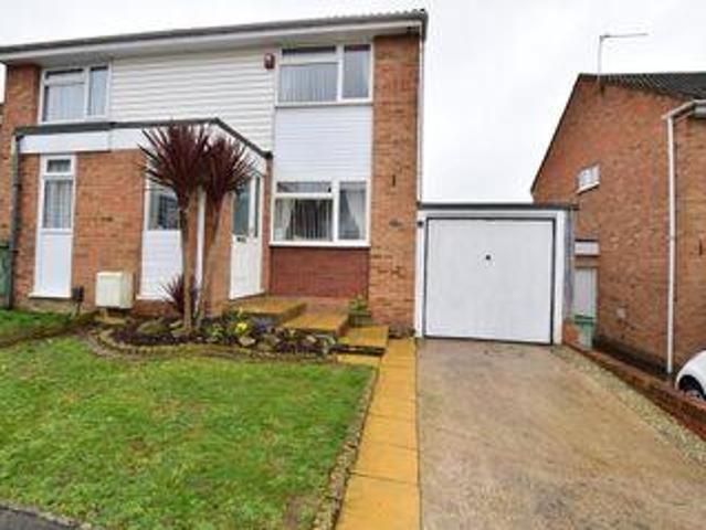 2 Bedrooms Semi detached house for sale in Avery Close, Maidstone, Kent ME15