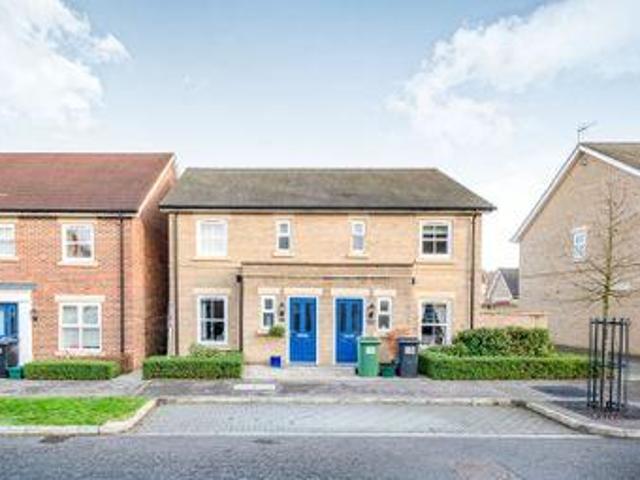 2 Bedrooms Semi detached house for sale in Avington Way, Hook RG27