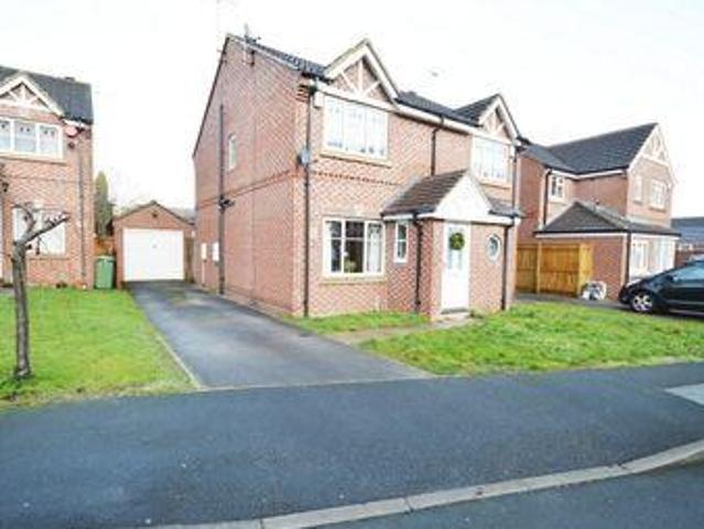 2 Bedrooms Semi detached house for sale in Boothroyd Drive, Meanwood, Leeds, West Yorkshire LS6