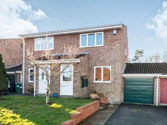 2 Bedrooms Semi detached house for sale in Basingstoke, Hampshire RG22