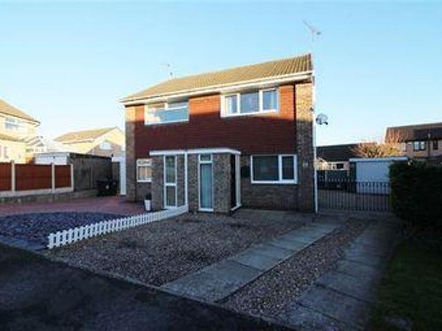 2 Bedrooms Semi detached house for sale in Birkdale Avenue, Dinnington, Sheffield, Rotherham S25