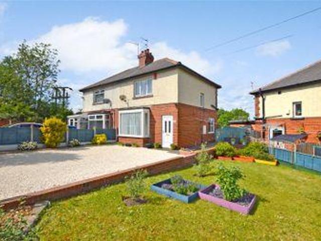 2 Bedrooms Semi detached house for sale in Bradford Road, Tingley, Wakefield, West Yorkshire WF3