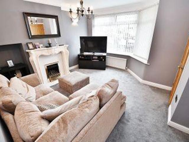 2 Bedrooms Semi detached house for sale in Breck Road, Eccles, Manchester M30