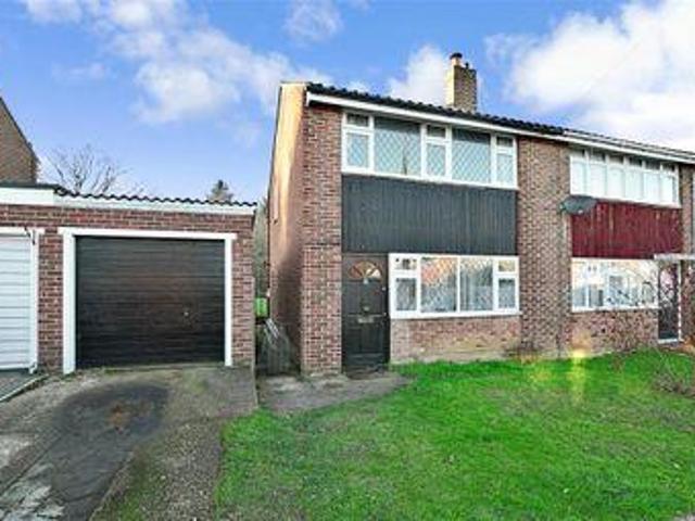 2 Bedrooms Semi detached house for sale in Briar Road, Bexley, Kent DA5