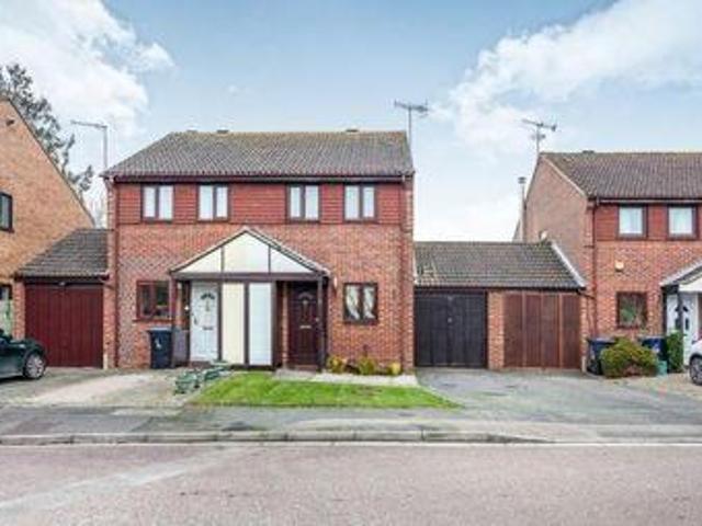 2 Bedrooms Semi detached house for sale in Geary Close, Smallfield, Horley, Surrey RH6