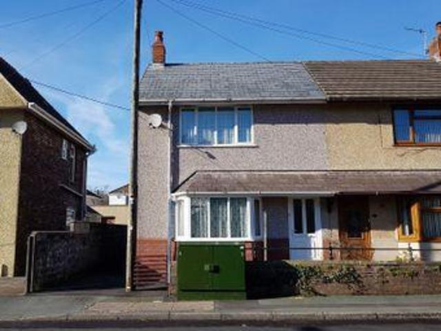 2 Bedrooms Semi detached house for sale in Glanrhyd Road, Ystradgynlais, Ystradgynlais, Swansea. SA9